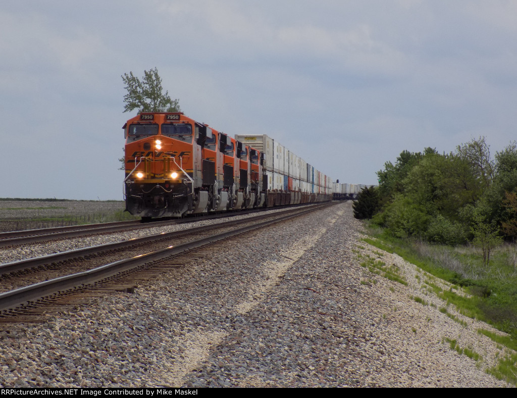 BNSF 7950